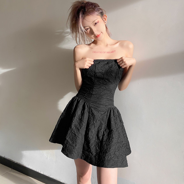 # SISJULY# European and American foreign black skirts show a thin ...