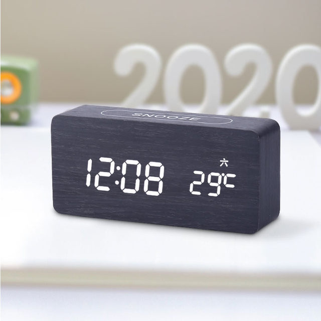 Automatic time-setting electronic clock, silent luminous applet alarm ...