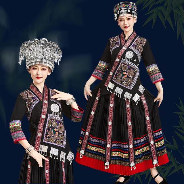 Ethical clothing female Miao ethnic groups of Guangxi Zhuang Yao and Yi ...
