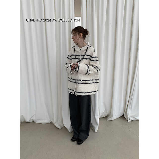 Unretro autumn and winter retro small stripes with hooded hooded circles