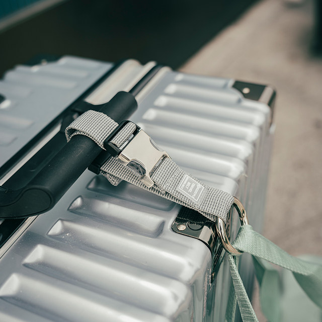 The luggage outer hook backpack, the outdoor climbing mountain buckle ...