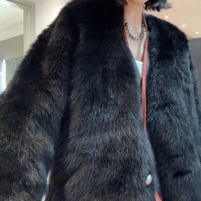 LUNA'Everyone's hand a fur'Spanish Tuscany fur coat