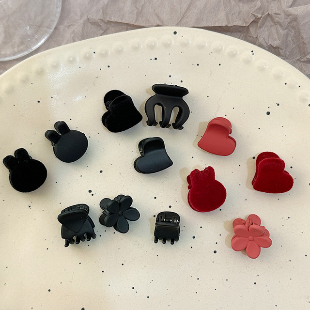 Small grabbing clip for female bangs with broken hair, princess hair ...