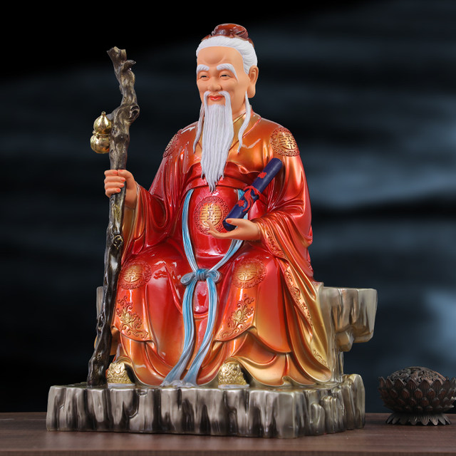 The old statue of the copper color moon, the old man of the old man ...