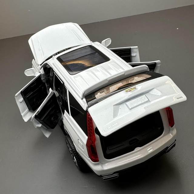 Trendy alloy car model 1:32 Escalade simulation collection ornaments ...