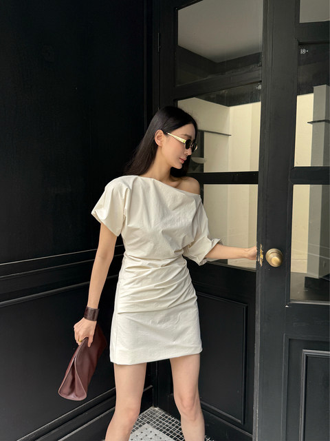 Zhou Miao ZHOUMIAO Art Exhibition Muse Skirt On White Off-shoulder Two ...
