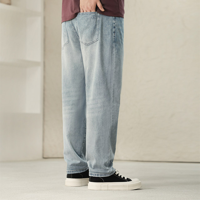 Black and powerful large size men's American-style washing retro jeans ...