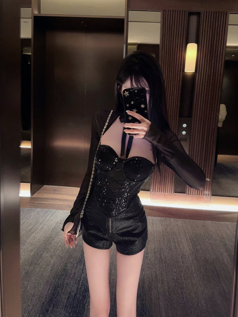 Eva Junjunjiang sexy hot girl mesh stitching sequin fishbone tube top ...