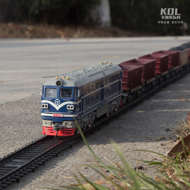 High-speed remote control Dongfeng 4B internal combustion engine retro ...