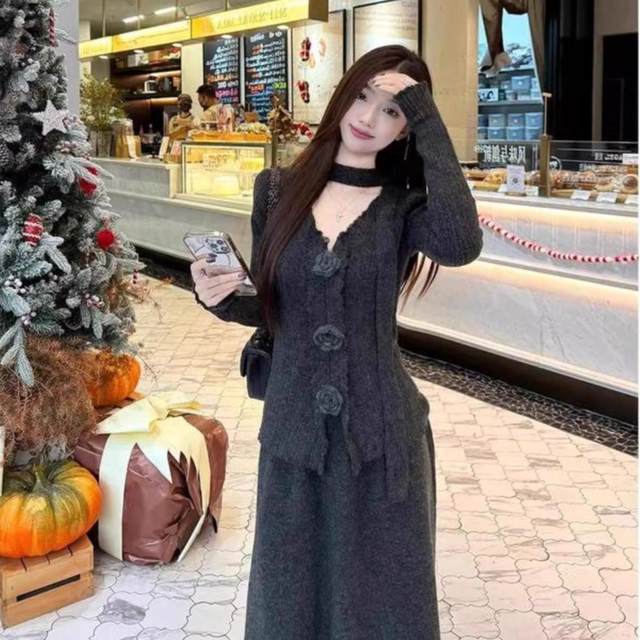 Three-dimensional flower V-neck streamer long sleeve sweater high waist ...