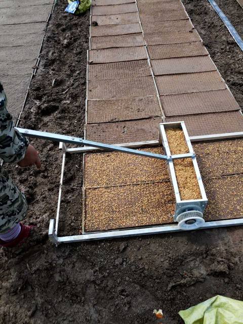 Rice seedling seeder, seedling transplanter, soil covering machine ...