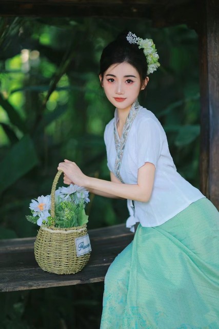 Xishuangbanna Dai clothing female shirt top work clothes traditional ...