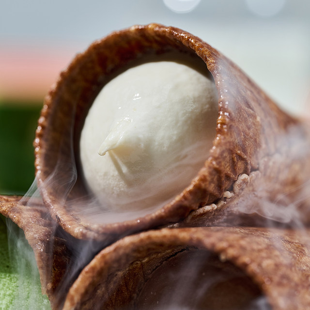 Hongbaolai Russian large cone crispy ice cream milk matcha chocolate ...