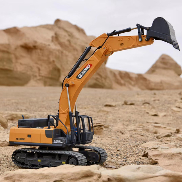 XCMG large alloy remote control excavator simulation model baby ...