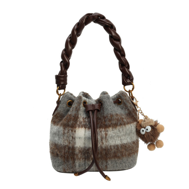 High-end retro woolen plaid bag women's autumn and winter new texture ...