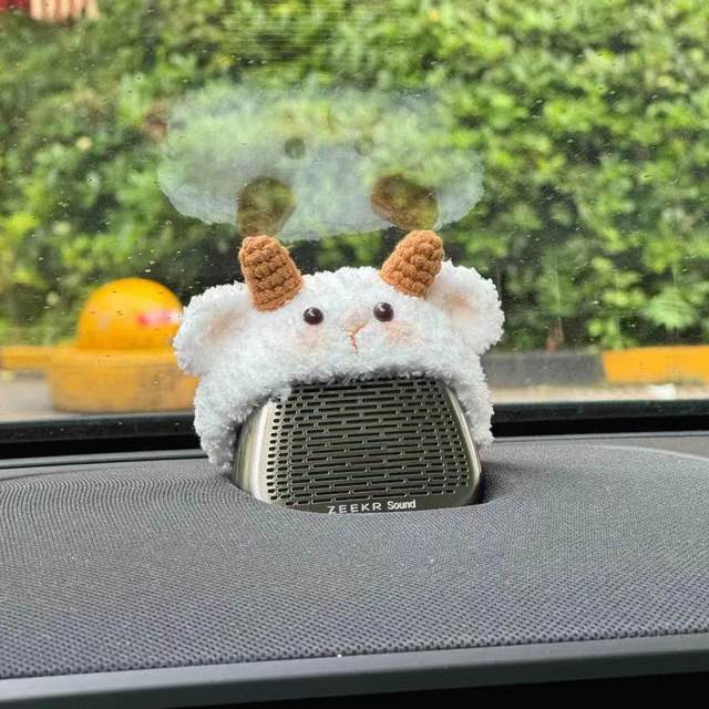 Zekr 007GT/001/7X center audio hat modified ornament speaker central control Kapibala lamb cute