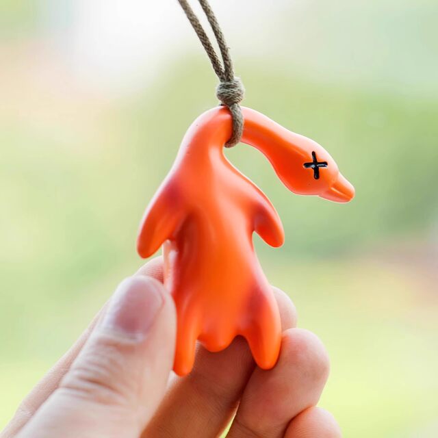Color-changing roast duck pendant will change color when it encounters ...