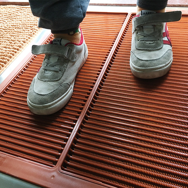 Special disinfection and cleaning floor mats for wiping soles. Factory ...