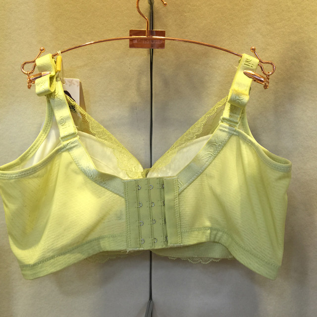 2024 New Love WeChat D6286 counter underwear gathers a pair of bc sexy thin adjustment of the bra.