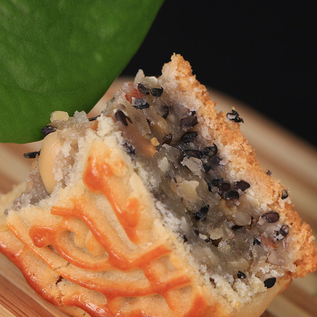 Wuren handmade large mooncake, traditional old-fashioned Mid-Autumn ...