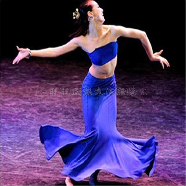 The new Dai people practice dance performance, peacock dance ...