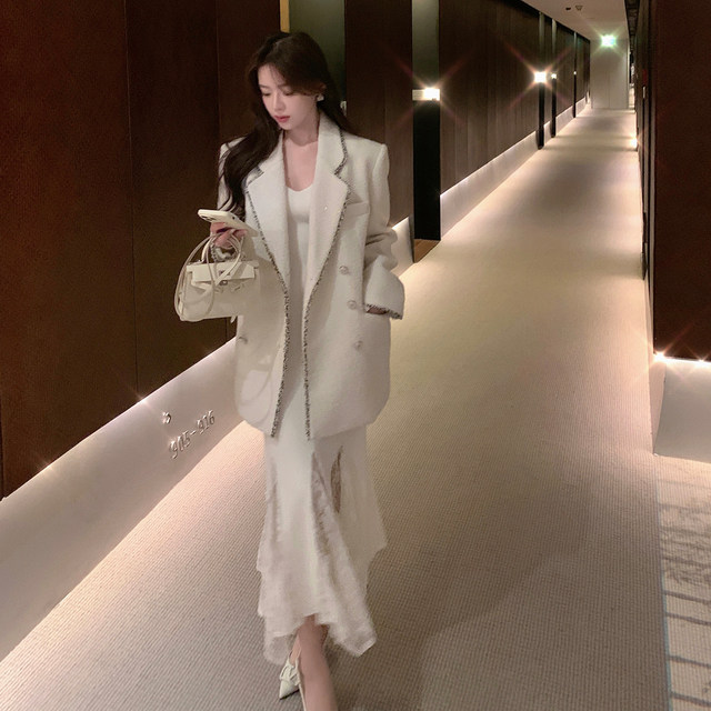 ByYou2025 autumn v-neck long sleeve spliced lace white rabbit velvet ...