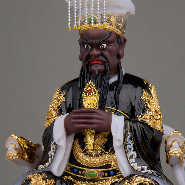 The statue of the king of the king is worshiped by the 16 -inch king of ...