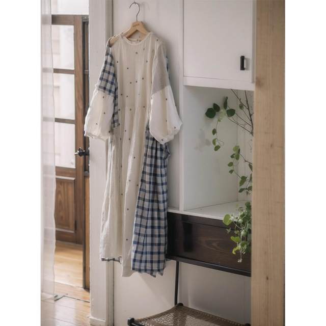 Blue plaid splicing small fresh dress on the seaside vacation thin ...