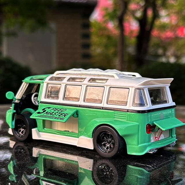 Large alloy dual -section bus model back force sound, light toy buses ...