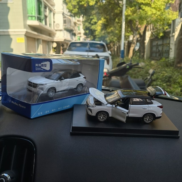 1:32 Wuling Xingchen alloy car model simulation new energy SUV car ...