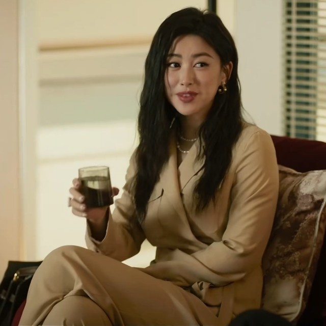 Original Rose Story Zhu Zhu Jiang Xueqiong The same suit suit lapel ...
