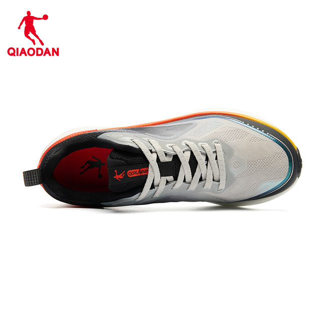 The same style Jordan men's running shoes in the mall, streamer 5 ...