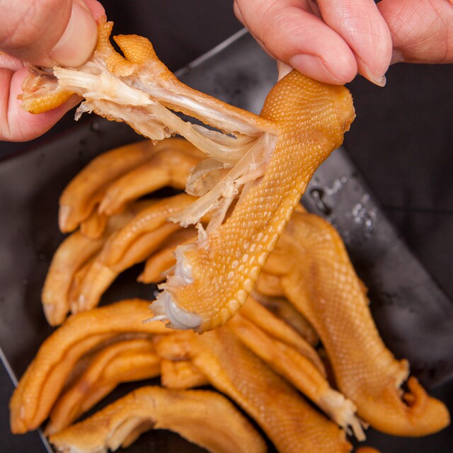 Pingge soaked duck feet, braised snacks, Longyan soaked duck feet ...