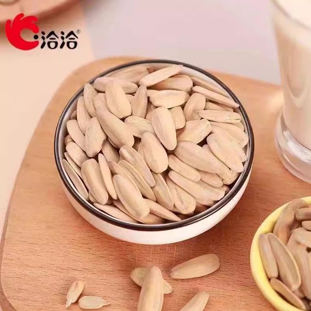 Qiaqia thugs melon seeds, lime flavored milk and salt flavored five ...