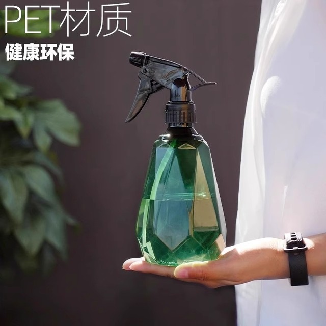 Watering watering can spray bottle hand pressing watering kettle ...