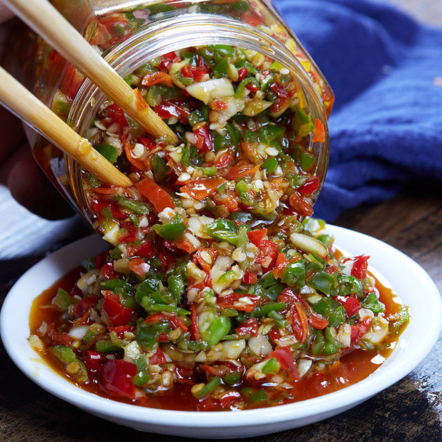 Hunan spicy chopped chili sauce, homemade rice sauce, garlic double ...