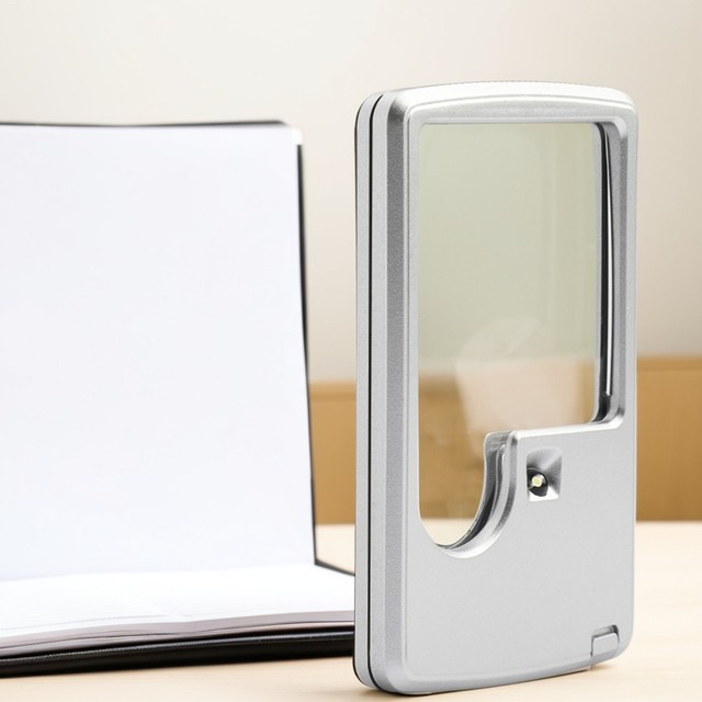 Portable multi-functional 20x card-type magnifying glass for the ...