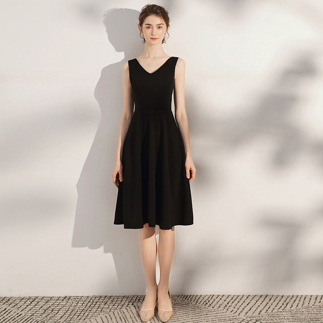 Classic Hepburn style small black skirt sleeveless vest long skirt ...