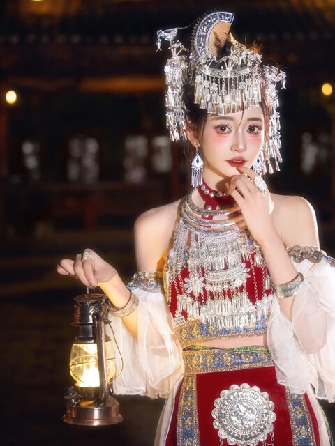 Miaojiang girl red Miao Tujia summer ethnic minority style travel photo ...