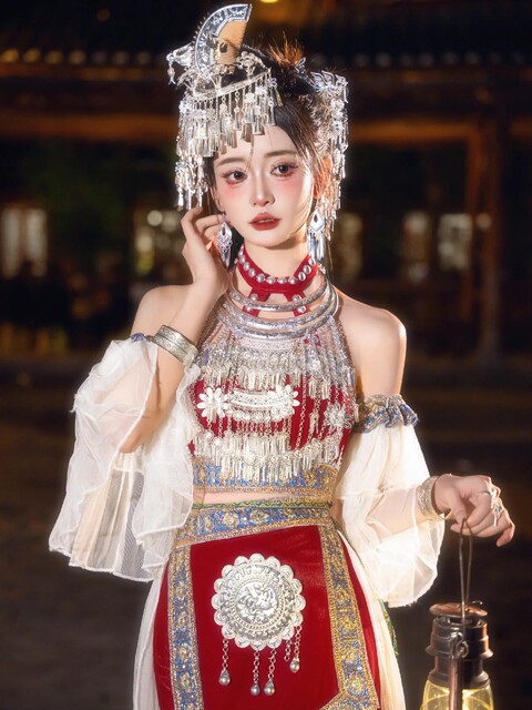 Miaojiang girl red Miao Tujia summer ethnic minority style travel photo ...