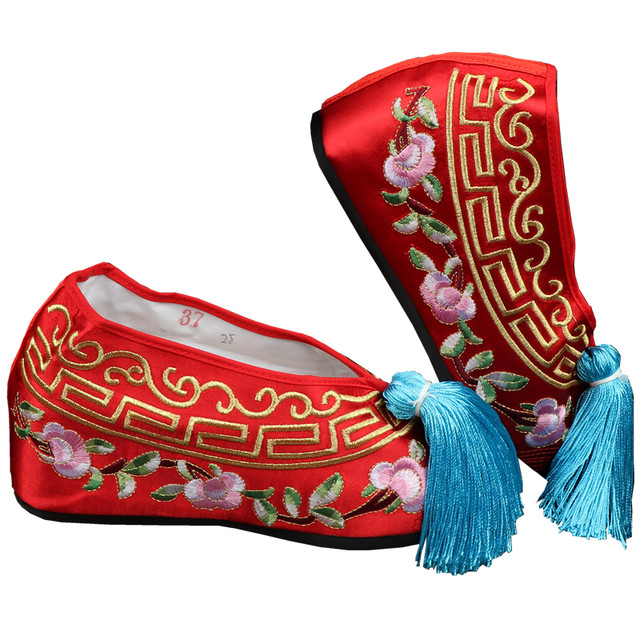 New opera colored shoes for women in Tsing Yi, opera embroidered shoes ...