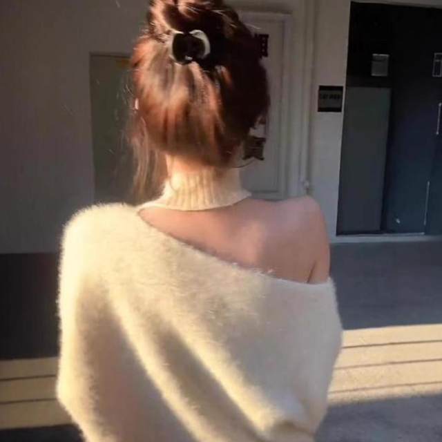 White off-shoulder off-shoulder mink sweater for women in autumn and ...