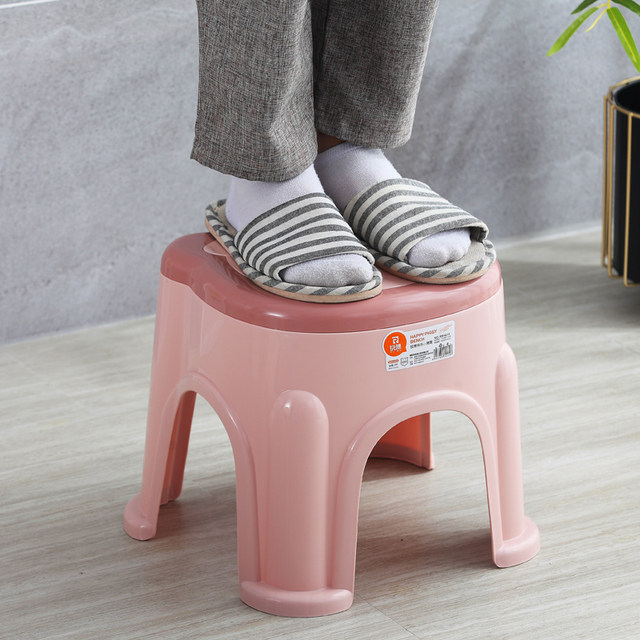 2 pieces of plastic small stools, household children's stools ...