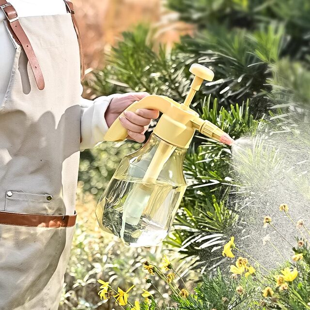 Watering kettle for watering flowers, household spray kettle, air ...