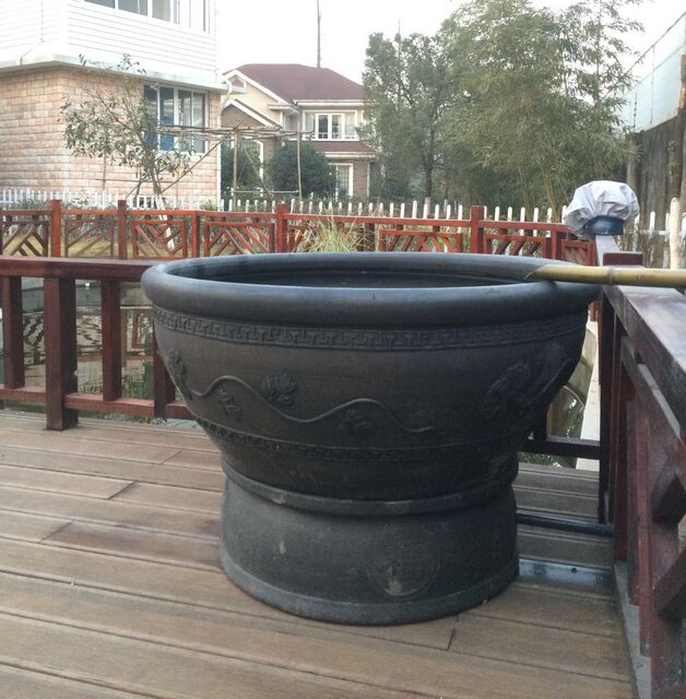 Ecological fish tank Old Beijing Fish Pot Basin Black Pot Fish Tank ...