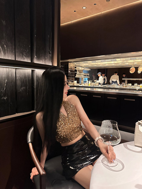 LOCK KK Old Money Wind Sequenant Golden Cable Vedic Sleeve Sleeve ...