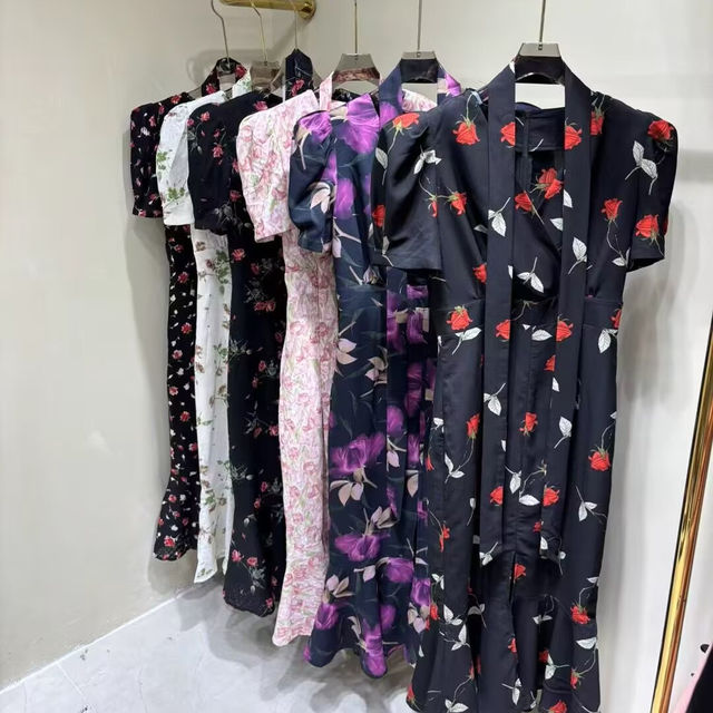 Luo high-end French V-neck tight waist-tight slim print dress with ...