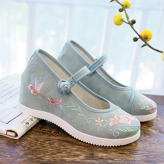 New Chinese style spring new style retro high-end costume high-heeled ...