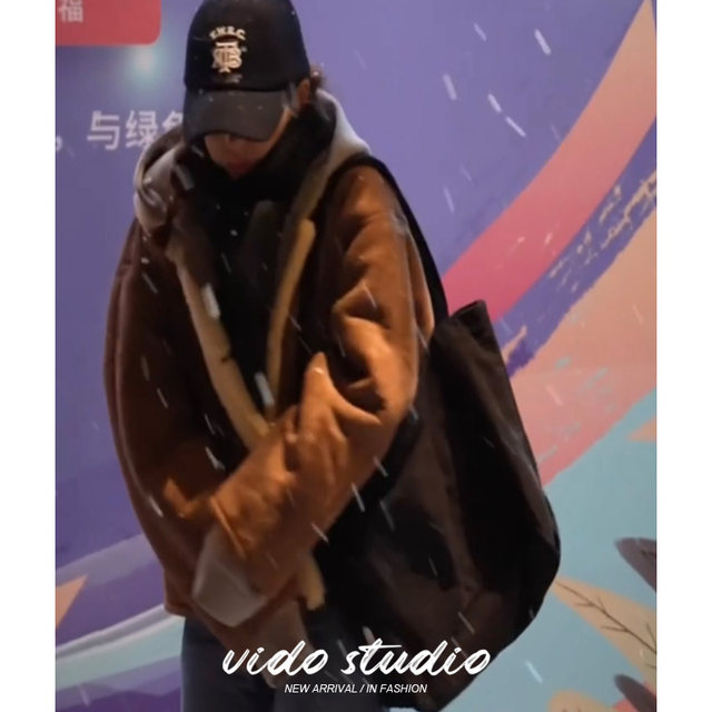 Ruan Yan Zhao Lusi, the same brown fur integrated lamb hair coat ...