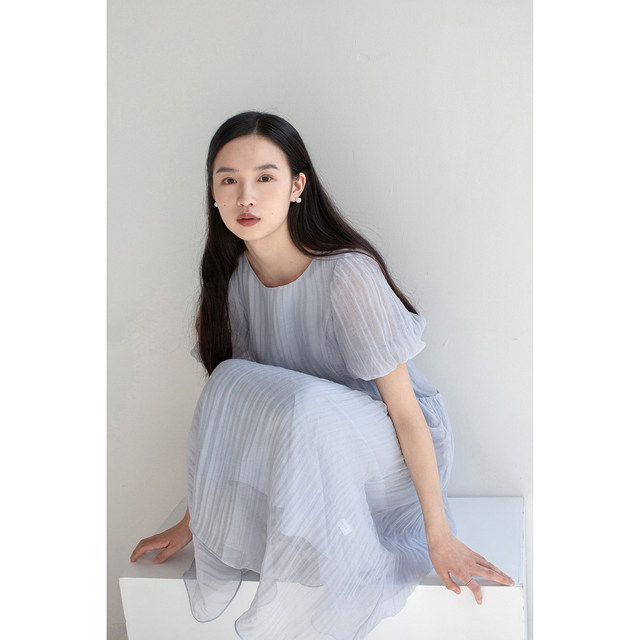 YuanYin's frigid ins French elegant designer dream blue niche puff ...